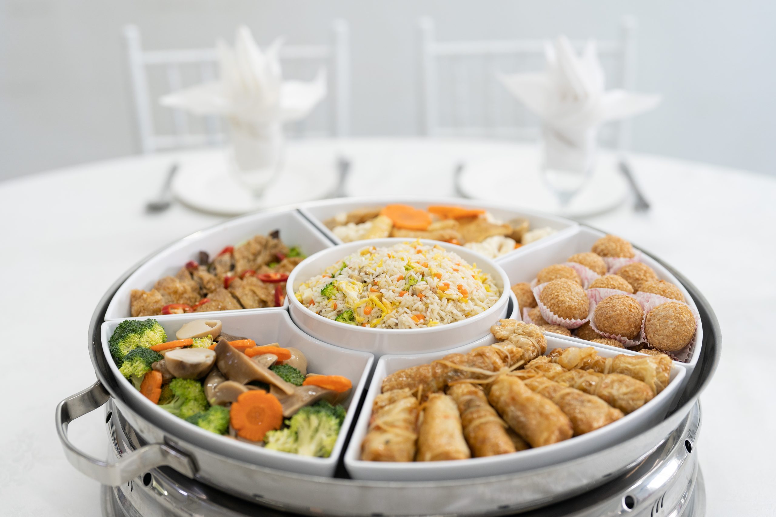 Centerpiece Banquet Service with Shared Platter | Halal Catering